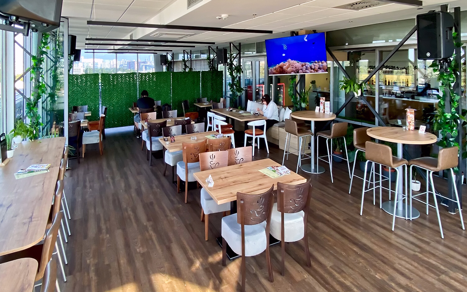 Plaza Bar – PLAZA BAR