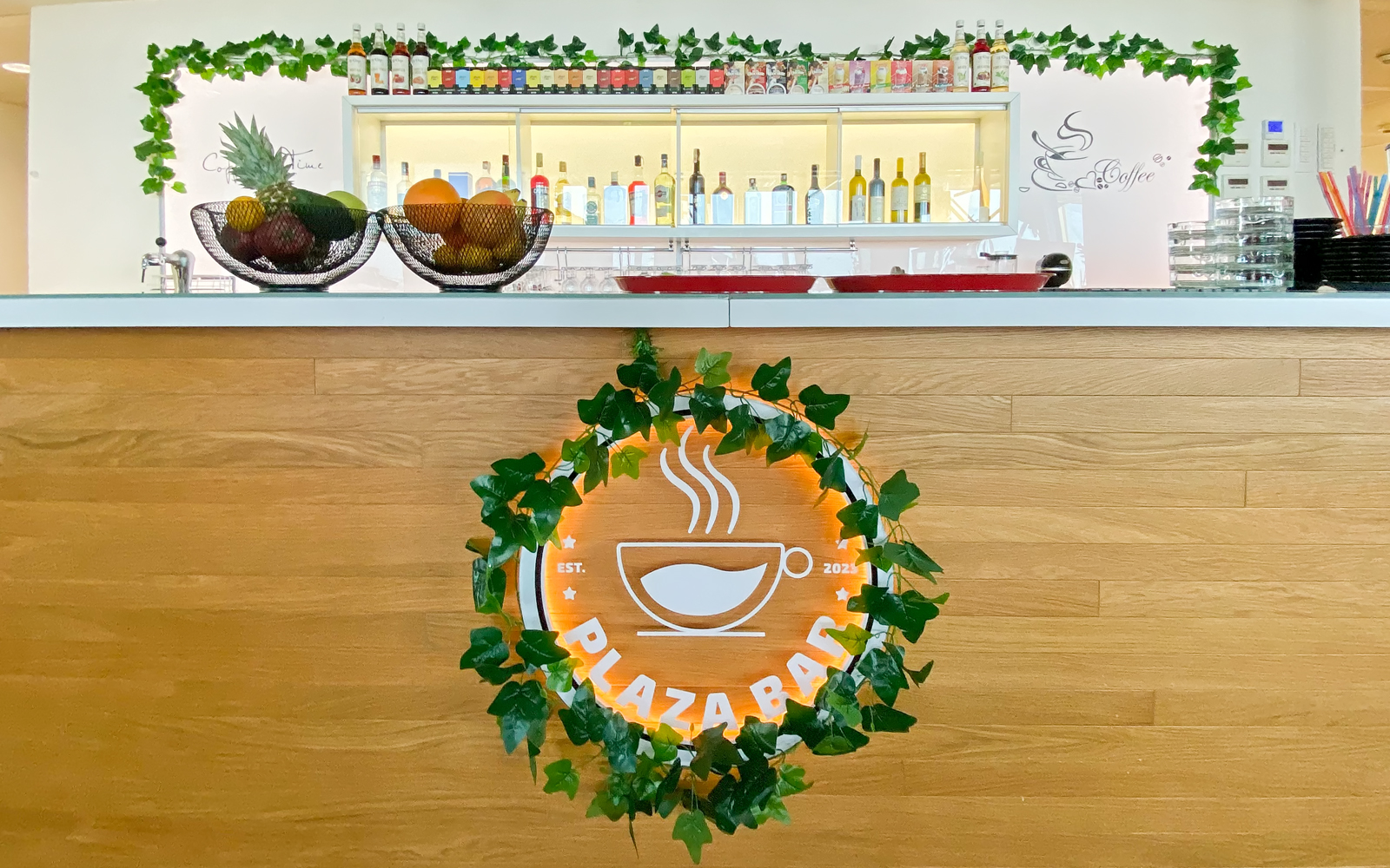 Plaza Bar – PLAZA BAR